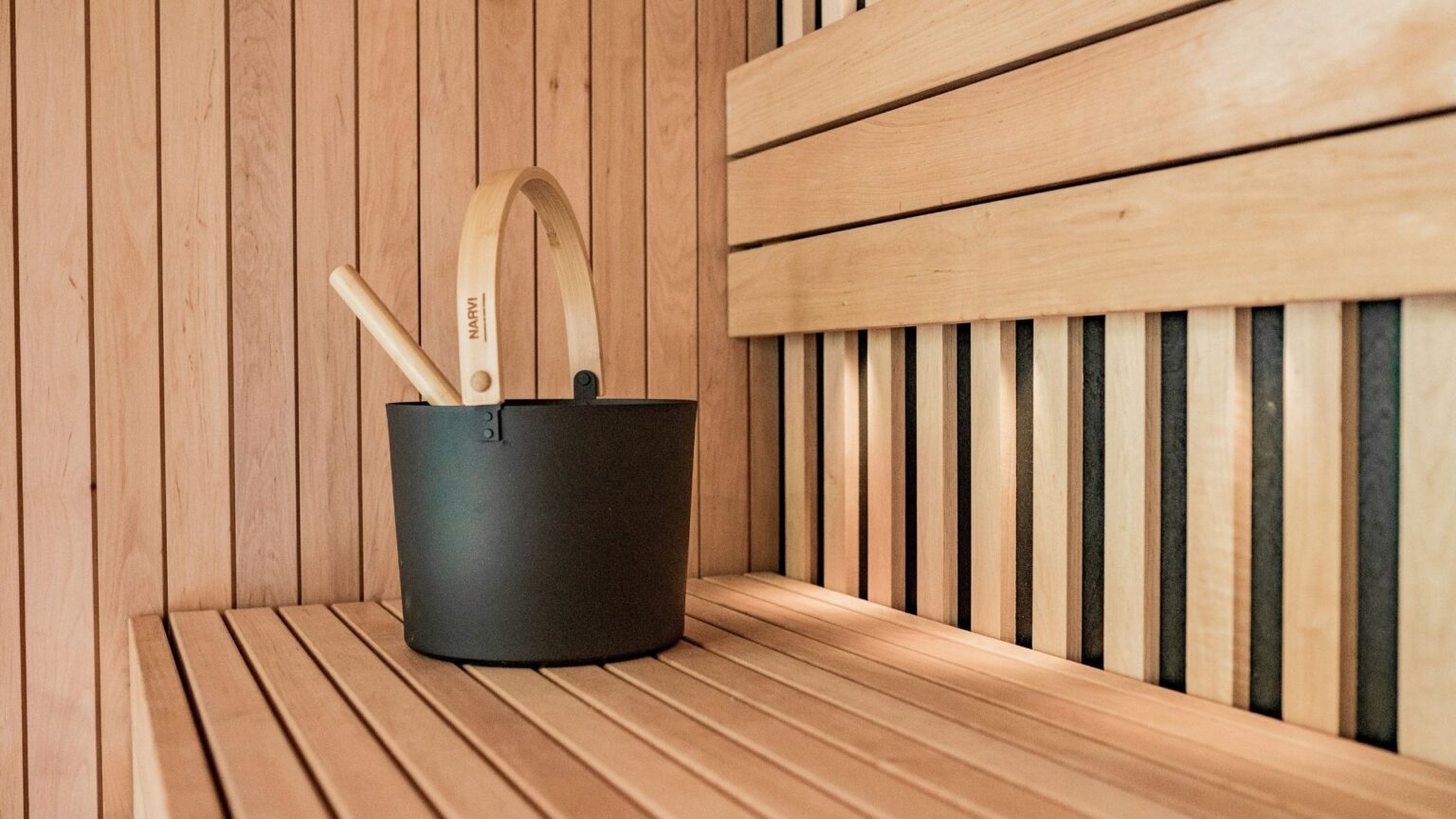 Cold Plunge 101 – A Beginner’s Guide - ALNA